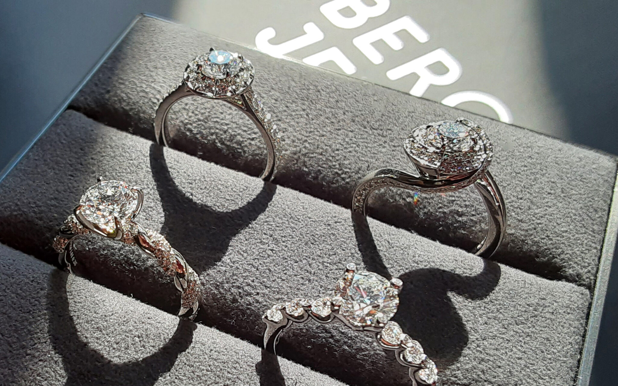 GRUNBERGER DIAMONDS – DIYARTH 公式サイト | ダイヤモンド専門店